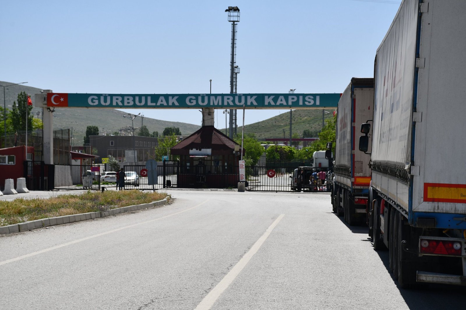 Iran, Turkey reopen key border crossing for trade • Aznews TV